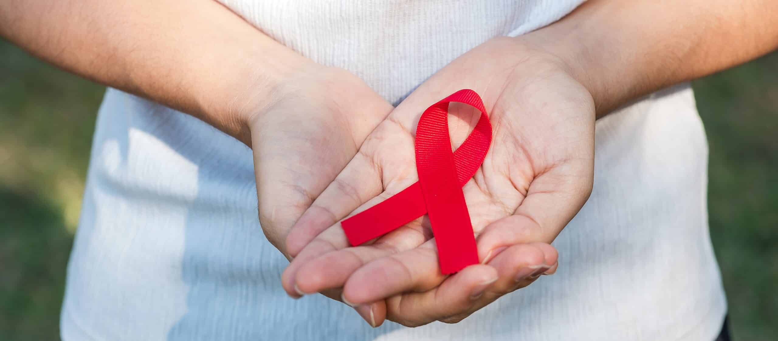 Atenção à saúde mental é fundamental para pacientes com AIDS